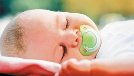 Imágenes de bebés con chupón - Imagui